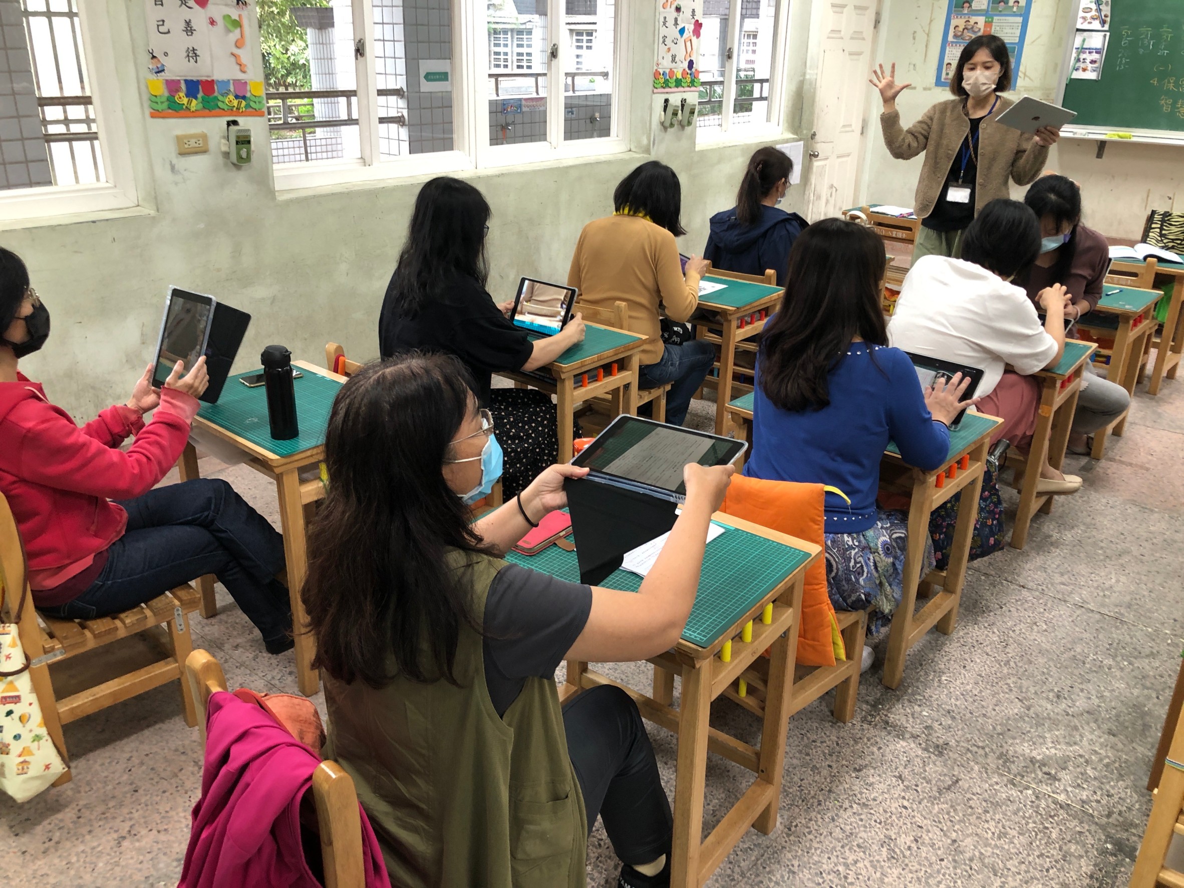 111學年度第1學期國小資訊教育輔導團到校輔導-八里國小-數位工具教與學-iPad應用程式融入教學(1111123) « 碧華國小資訊中心